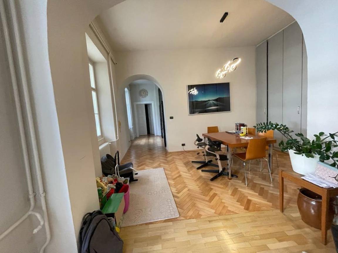 85 M² Apartamento ∙ 2 Habitaciones ∙ 5 Huéspedes - Liubliana