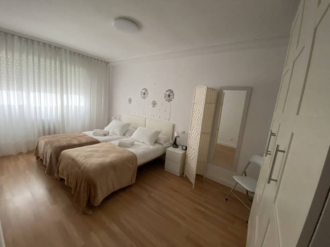 91 M² Appartement ∙ 3 Chambres ∙ 5 Personnes - Gijón