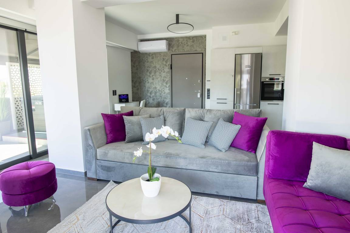 131 M² Apartment ∙ 3 Bedrooms ∙ 14 Guests - Athens