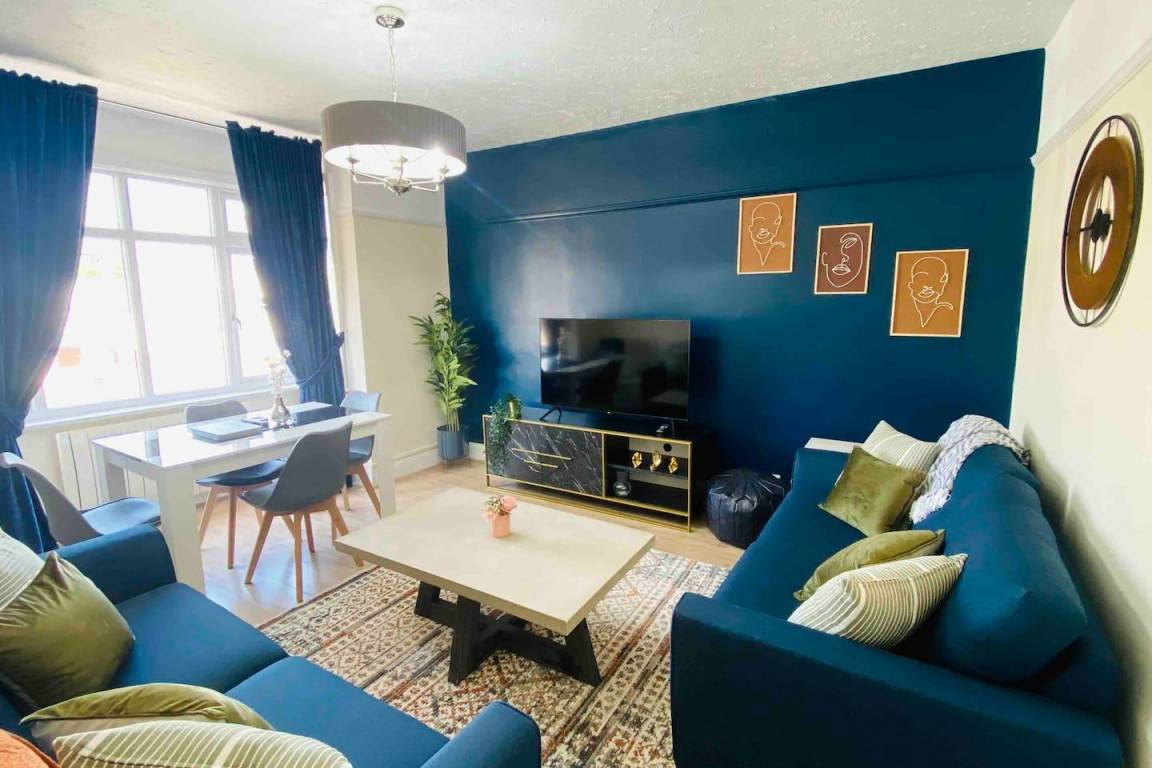 110 M² Apartment ∙ 4 Bedrooms ∙ 8 Guests - Teignmouth