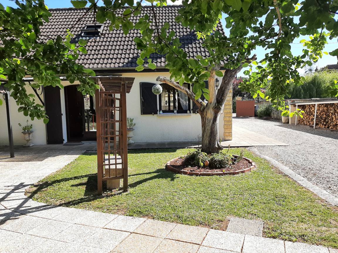 115 M² Cottage ∙ 3 Chambres ∙ 6 Personnes - Tonnerre