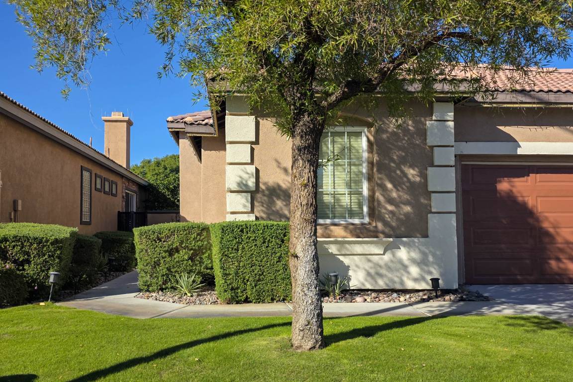 167 M² House ∙ 2 Bedrooms ∙ 6 Guests - Indio, CA