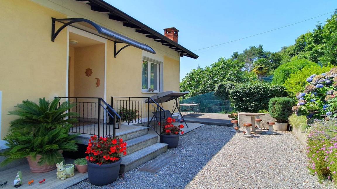 130 M² House ∙ 2 Bedrooms ∙ 5 Guests - Luino