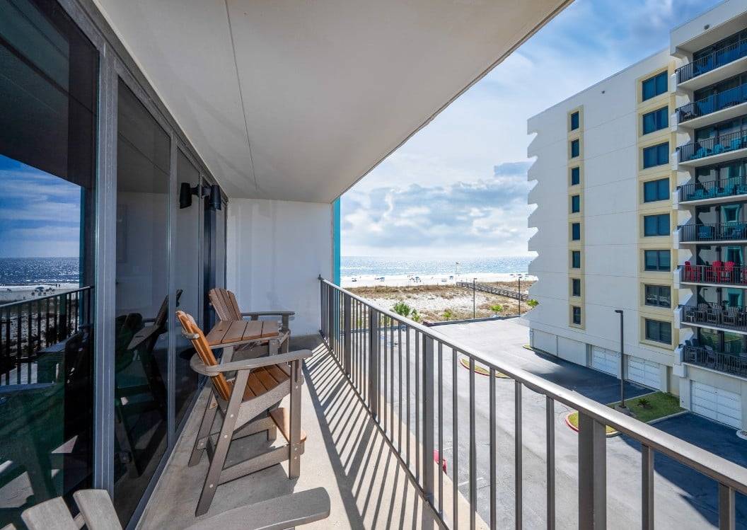 Condo ∙ 3 Bedrooms ∙ 8 Guests - Gulf Shores, AL