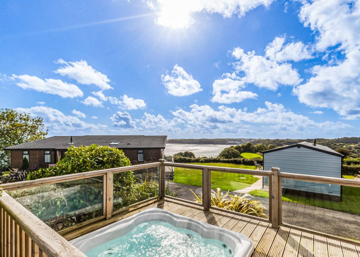 Chalet ∙ 2 Bedrooms ∙ 4 Guests - Tenby