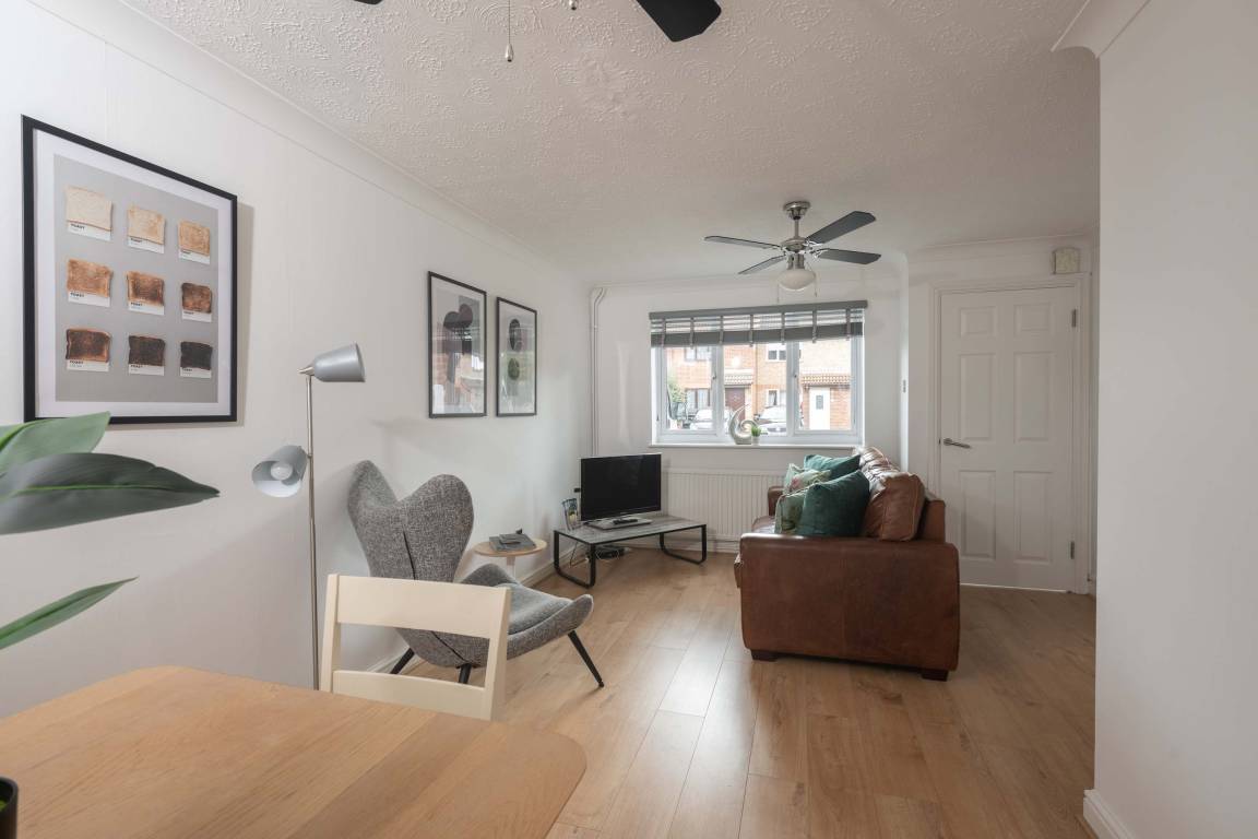 74 M² House ∙ 2 Bedrooms ∙ 4 Guests - Taunton