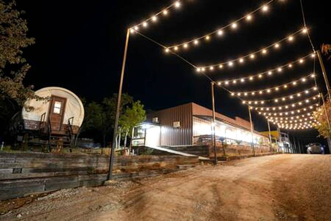 House ∙ 2 Bedrooms ∙ 8 Guests - Runaway Bay, TX