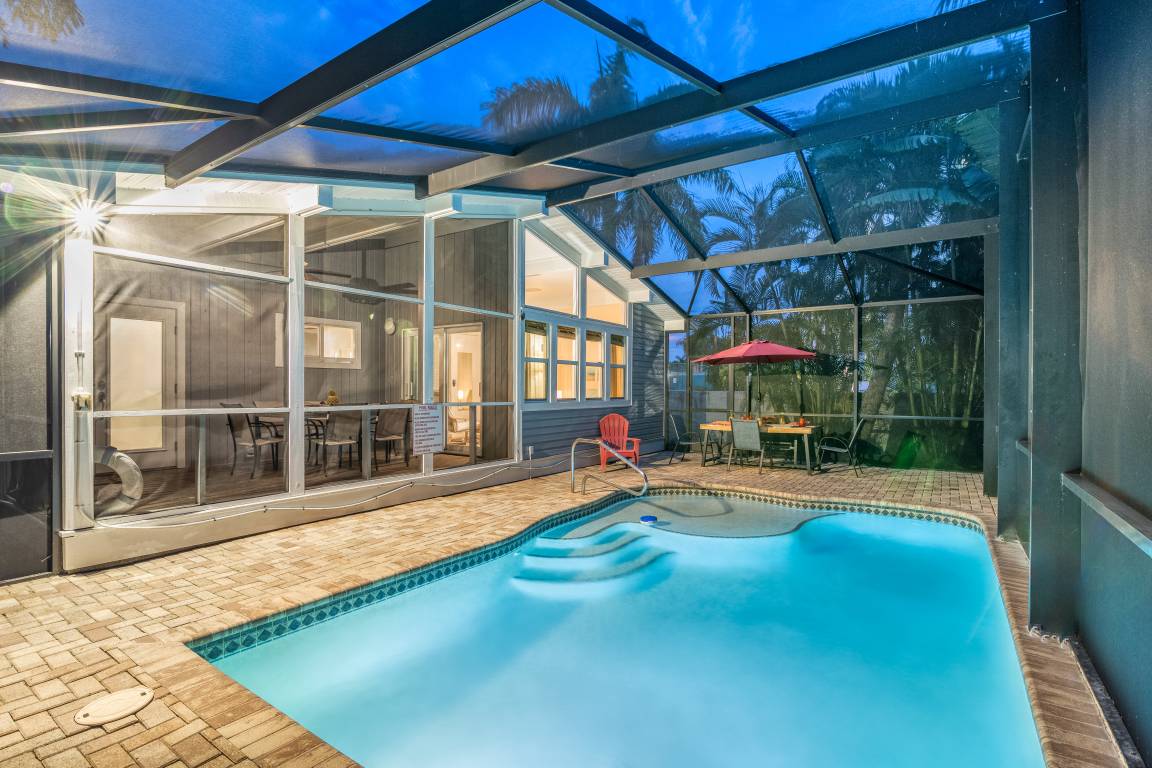 160 M² House ∙ 4 Bedrooms ∙ 10 Guests - Siesta Key, FL