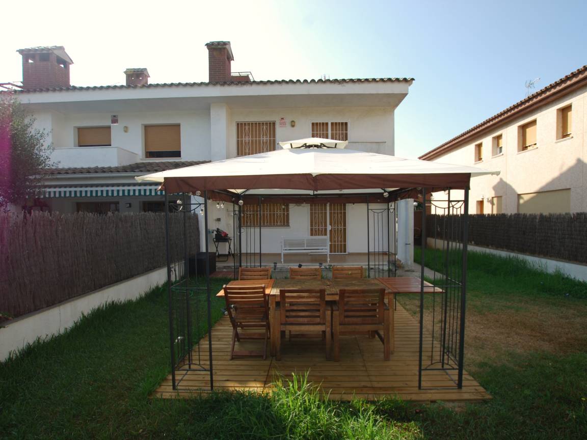 142 M² House ∙ 4 Bedrooms ∙ 8 Guests - Cabrera de Mar