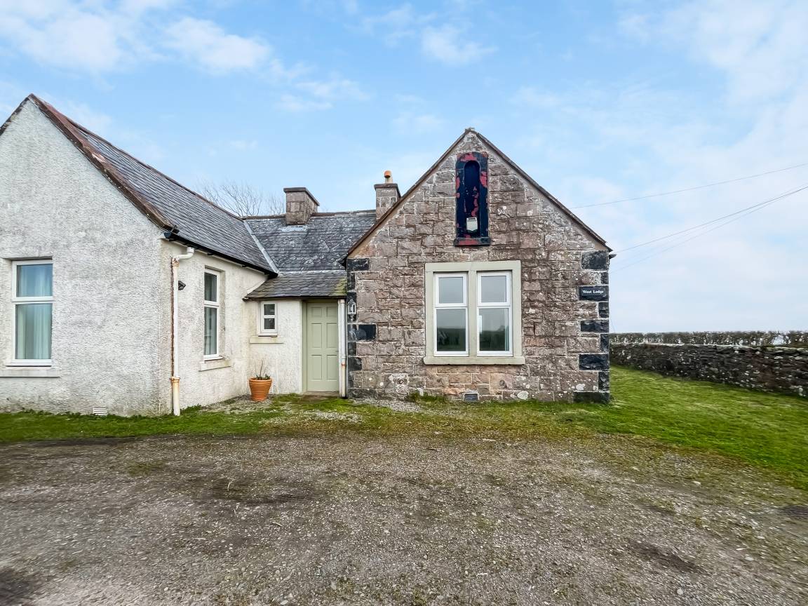 Cottage ∙ 2 Bedrooms ∙ 4 Guests - Caerlaverock Castle