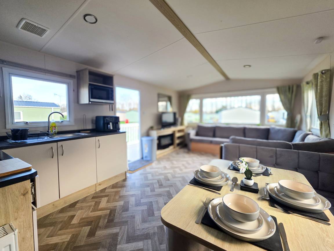 40 M² Cabin ∙ 3 Bedrooms ∙ 8 Guests - Northampton, UK