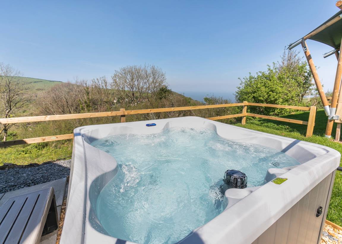 Tent ∙ 2 Bedrooms ∙ 4 Guests - North Devon District
