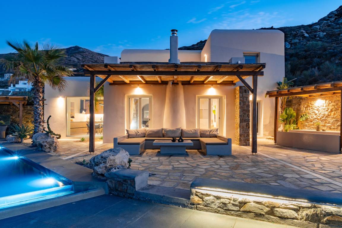 200 M² Apartment ∙ 4 Bedrooms ∙ 8 Guests - Paros