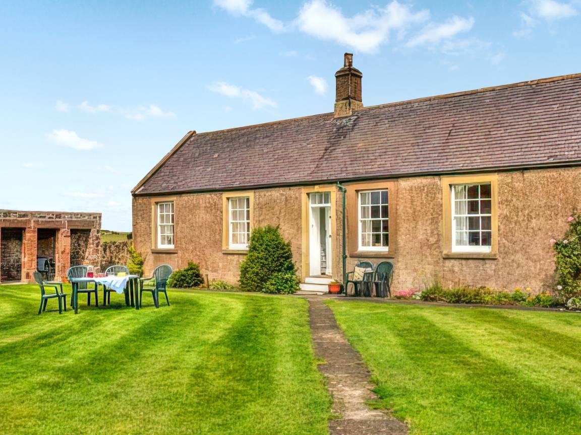 Cottage ∙ 3 Bedrooms ∙ 6 Guests - Lindisfarne Castle