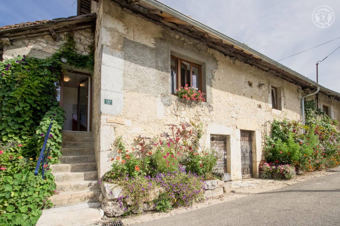 42 M² Gîte ∙ 2 Chambres ∙ 4 Personnes - Les Abrets
