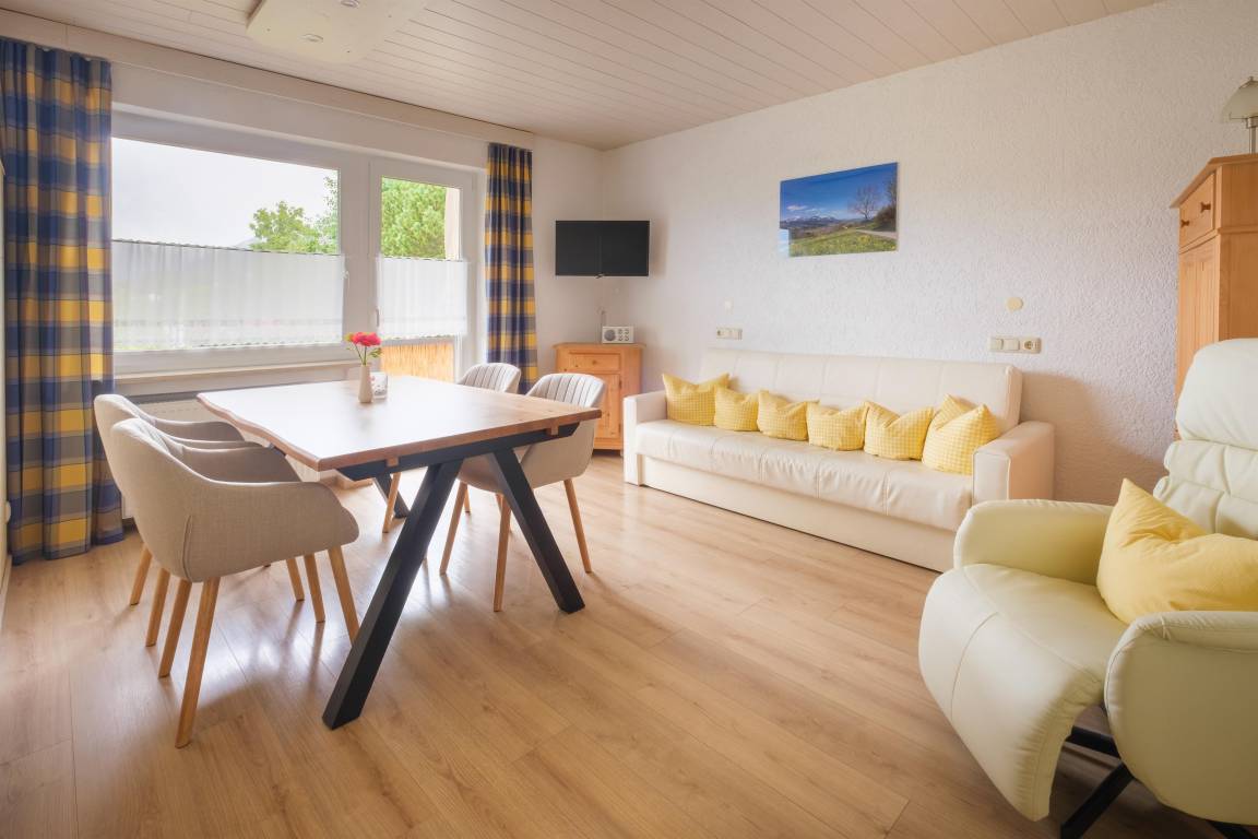 52 M² Ferienwohnung ∙ 2 Schlafzimmer ∙ 4 Gäste - Rettenberg