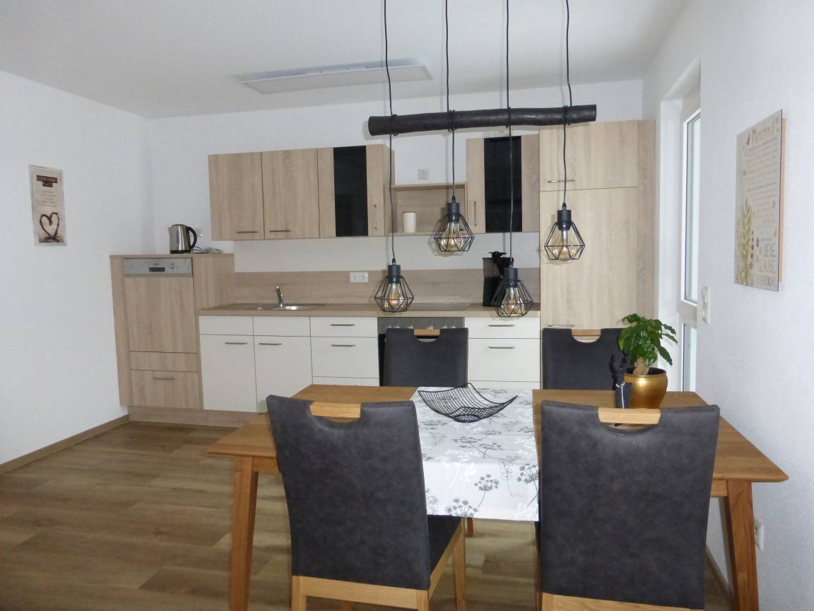 Ferienwohnung ∙ 2 Schlafzimmer ∙ 6 Gäste - Kronach