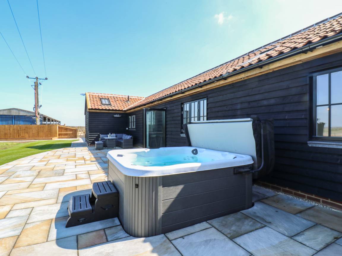 Mökki ∙ 4 Makuuhuonetta ∙ 8 Vierasta - Mersea Island