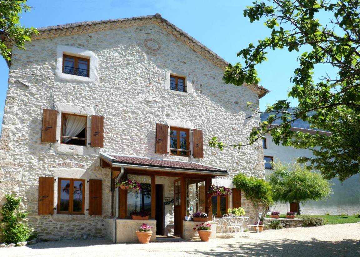 250 M² Gîte ∙ 6 Chambres ∙ 12 Personnes - Massif du Vercors
