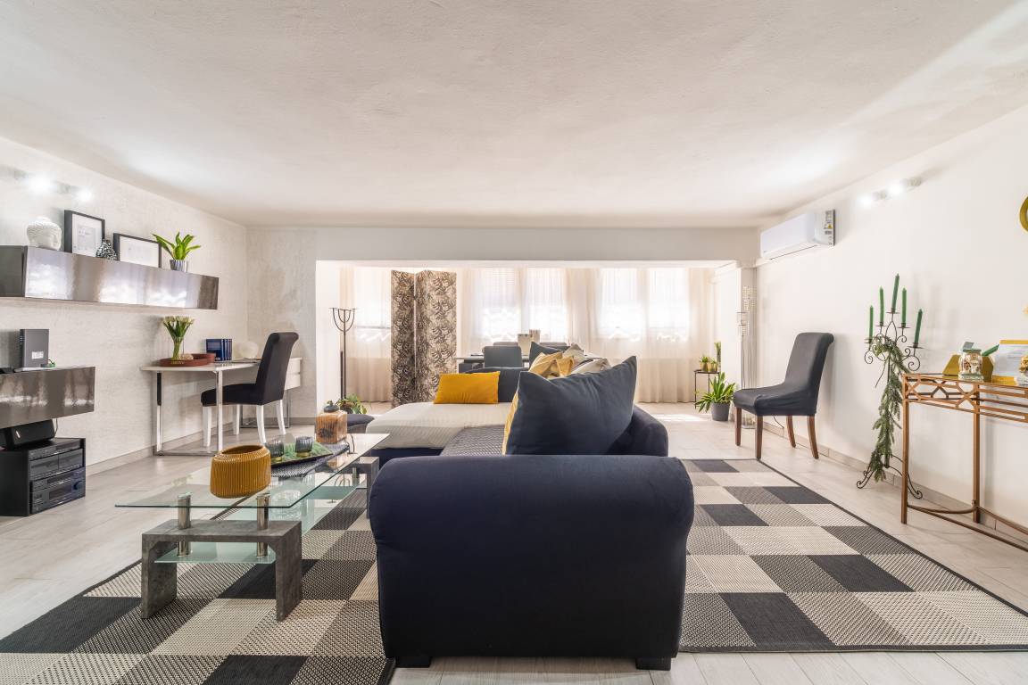 117 M² Appartement ∙ 2 Chambres ∙ 5 Personnes - Cagliari