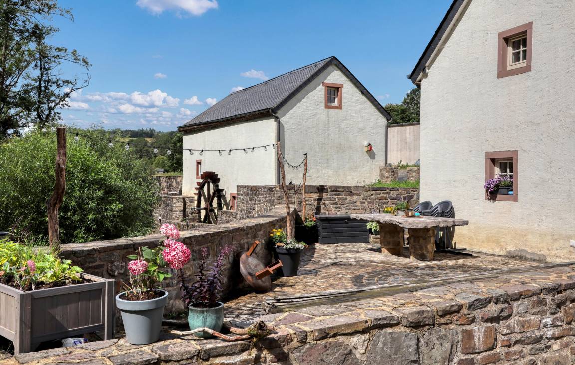 420 M² Maison De Vacances ∙ 8 Chambres ∙ 18 Personnes - Burg-Reuland