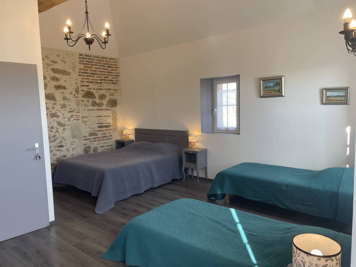 27 M² Chambre D'hôtes ∙ 1 Chambre ∙ 4 Personnes - Pouzauges