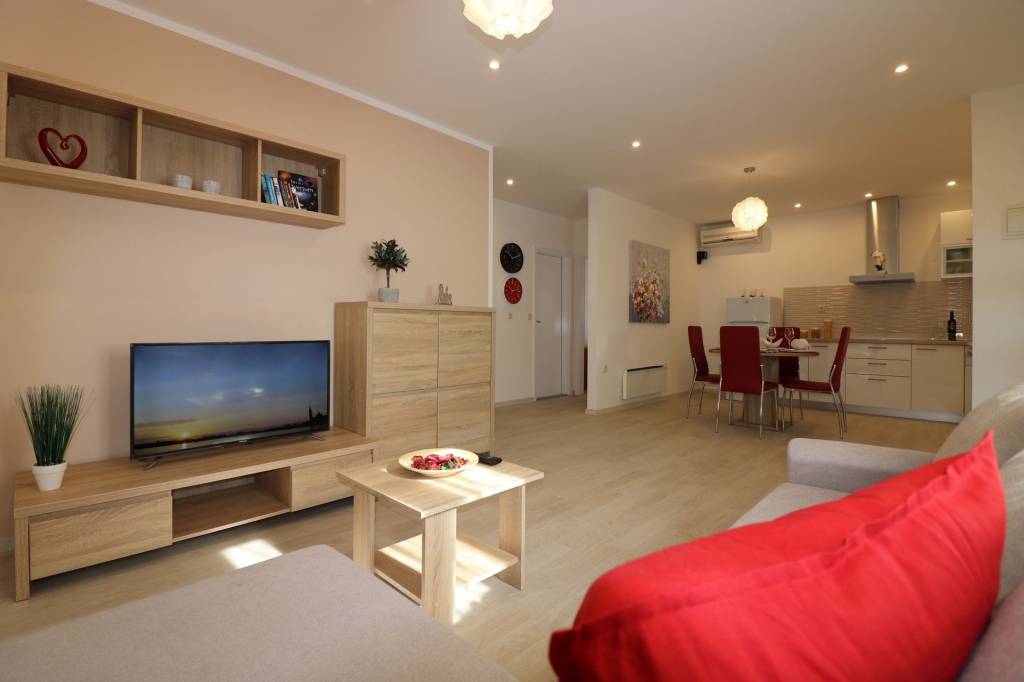 60 M² Talo ∙ 2 Makuuhuonetta ∙ 5 Vierasta - Poreč