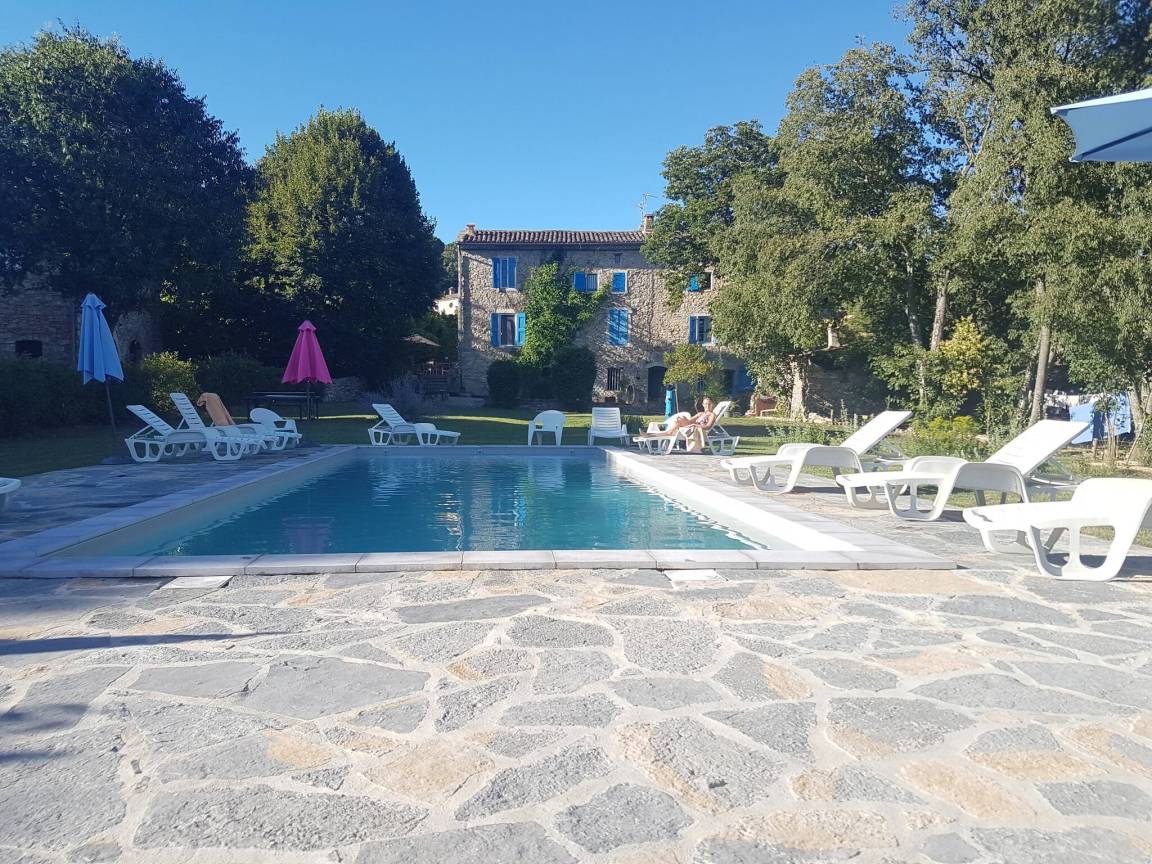 225 M² Maison De Vacances ∙ 6 Chambres ∙ 14 Personnes - Sauve