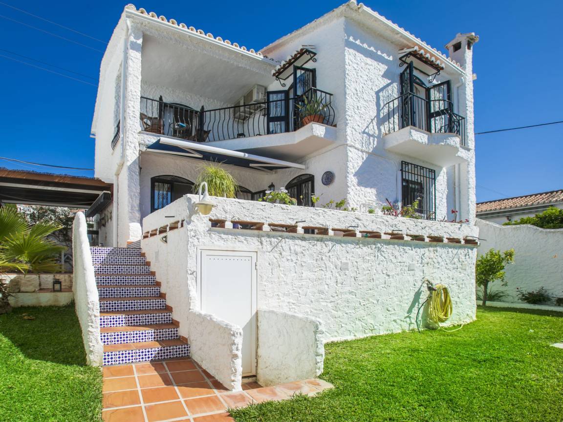 135 M² Ferienhaus ∙ 1 Schlafzimmer ∙ 4 Gäste - Nerja