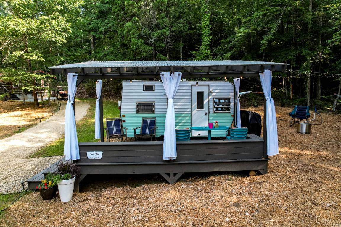 Caravan ∙ 1 Bedroom ∙ 2 Guests - Franklin, NC