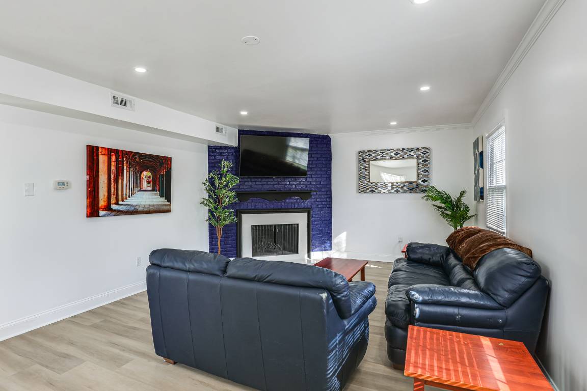 167 M² Apartment ∙ 4 Bedrooms ∙ 8 Guests - Six Flags America, Bowie