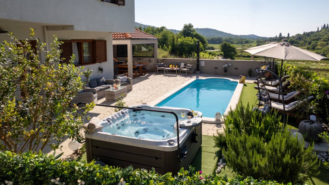 250 M² Villa ∙ 3 Bedrooms ∙ 8 Guests - Ston