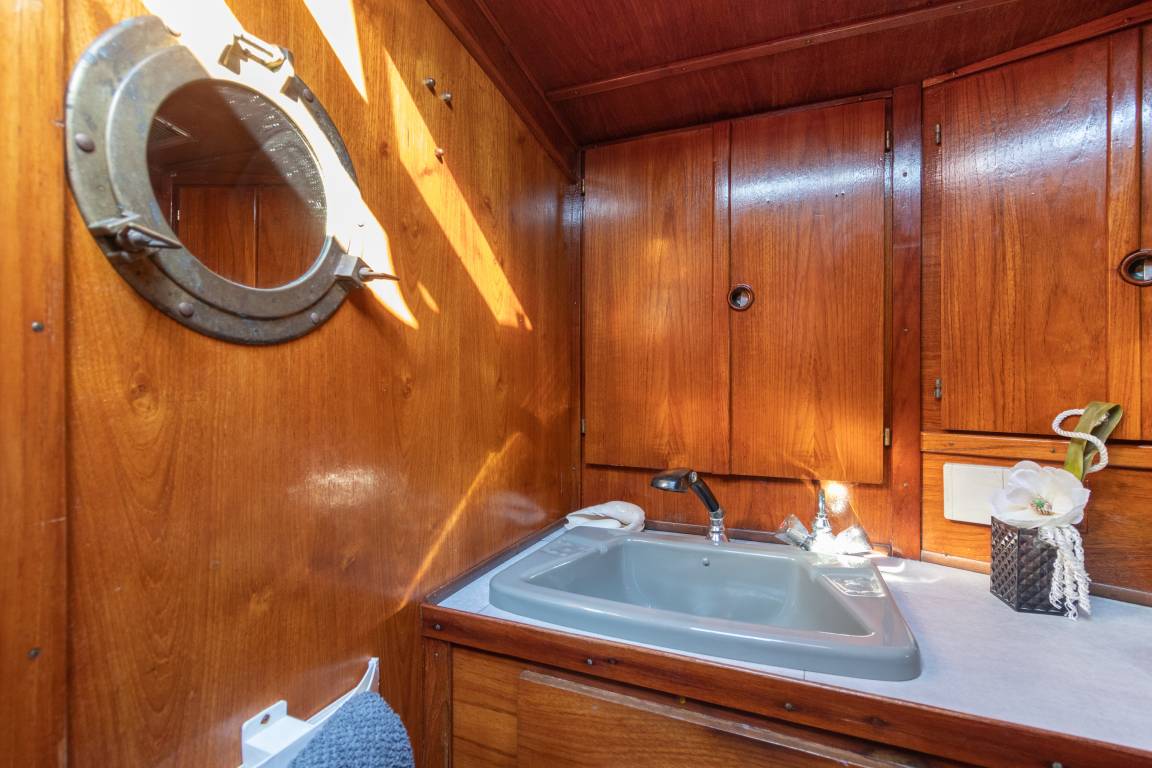 30 M² Houseboat ∙ 1 Sypialnia ∙ 2 Gości - Bisceglie