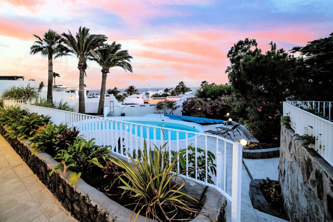 Villa ∙ 4 Bedrooms ∙ 9 Guests - Puerto del Carmen