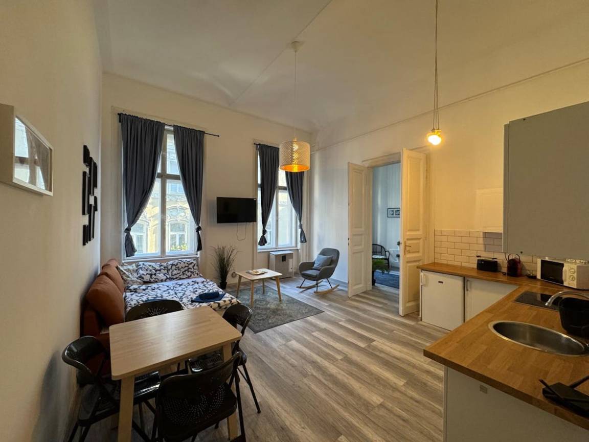80 M² Lägenhet ∙ 2 Sovrum ∙ 6 Gäster - Budapest