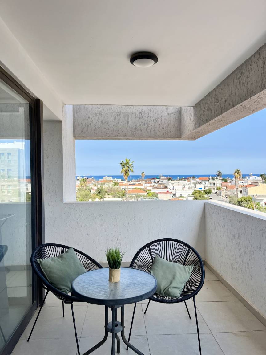 103 M² Apartment ∙ 2 Bedrooms ∙ 4 Guests - Larnaca