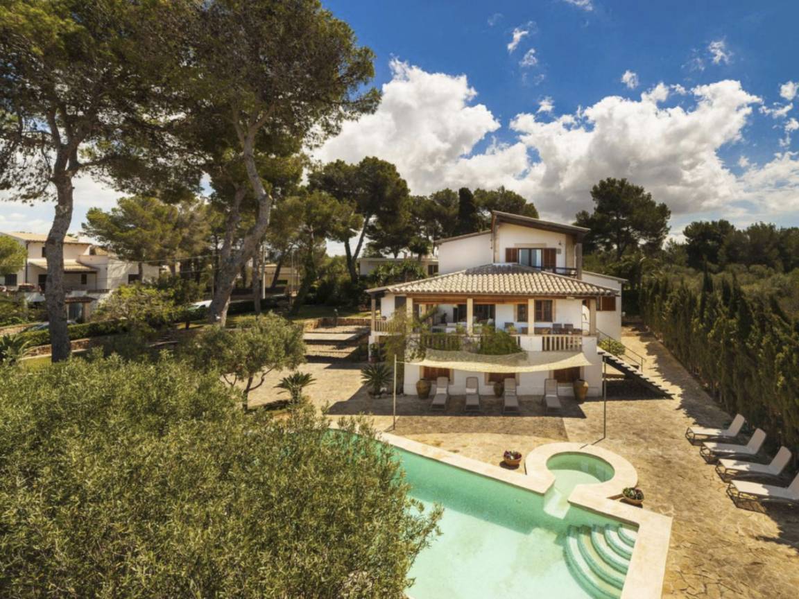 140 M² Ferienhaus ∙ 5 Schlafzimmer ∙ 9 Gäste - S’Arenal