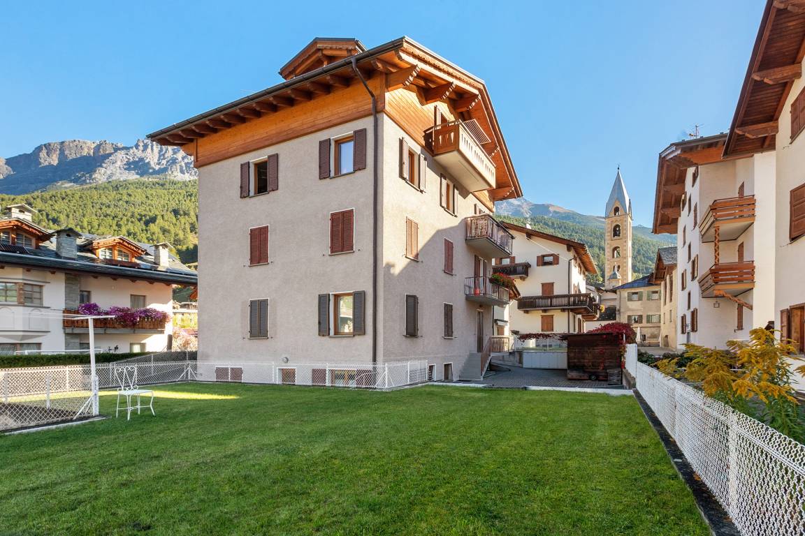 87 M² Ferienwohnung ∙ 2 Schlafzimmer ∙ 5 Gäste - Stilfser Joch