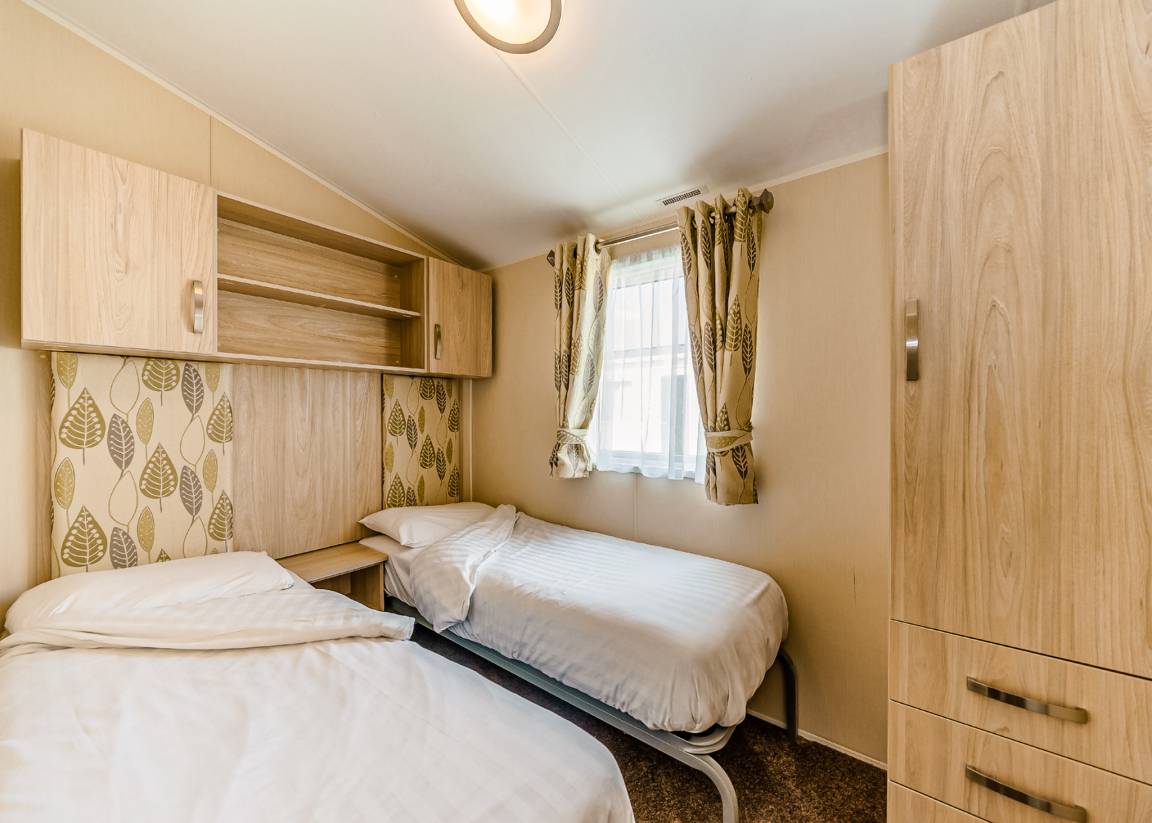 Caravan ∙ 2 Bedrooms ∙ 6 Guests - Burnham-on-Sea