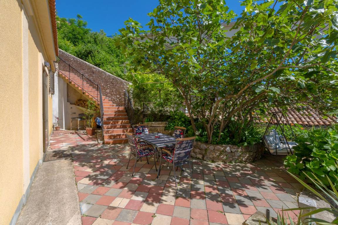 97 M² Appartamento ∙ 2 Camere Da Letto ∙ 5 Ospiti - Cirquenizza