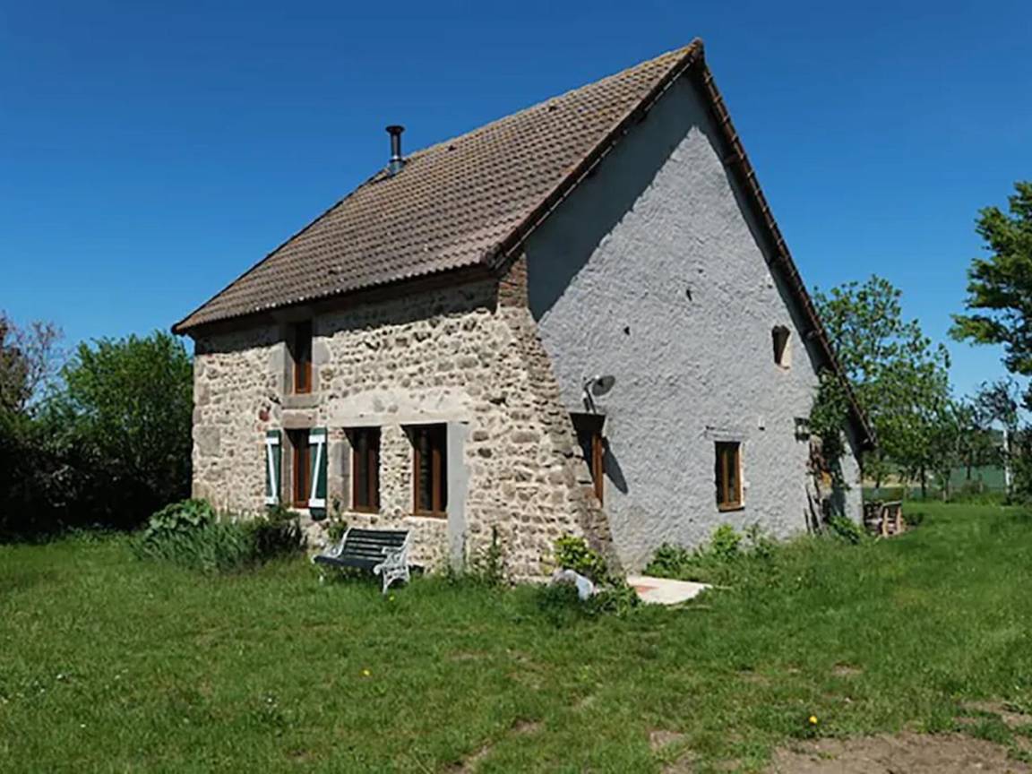 120 M² House ∙ 2 Bedrooms ∙ 4 Guests - Montmarault