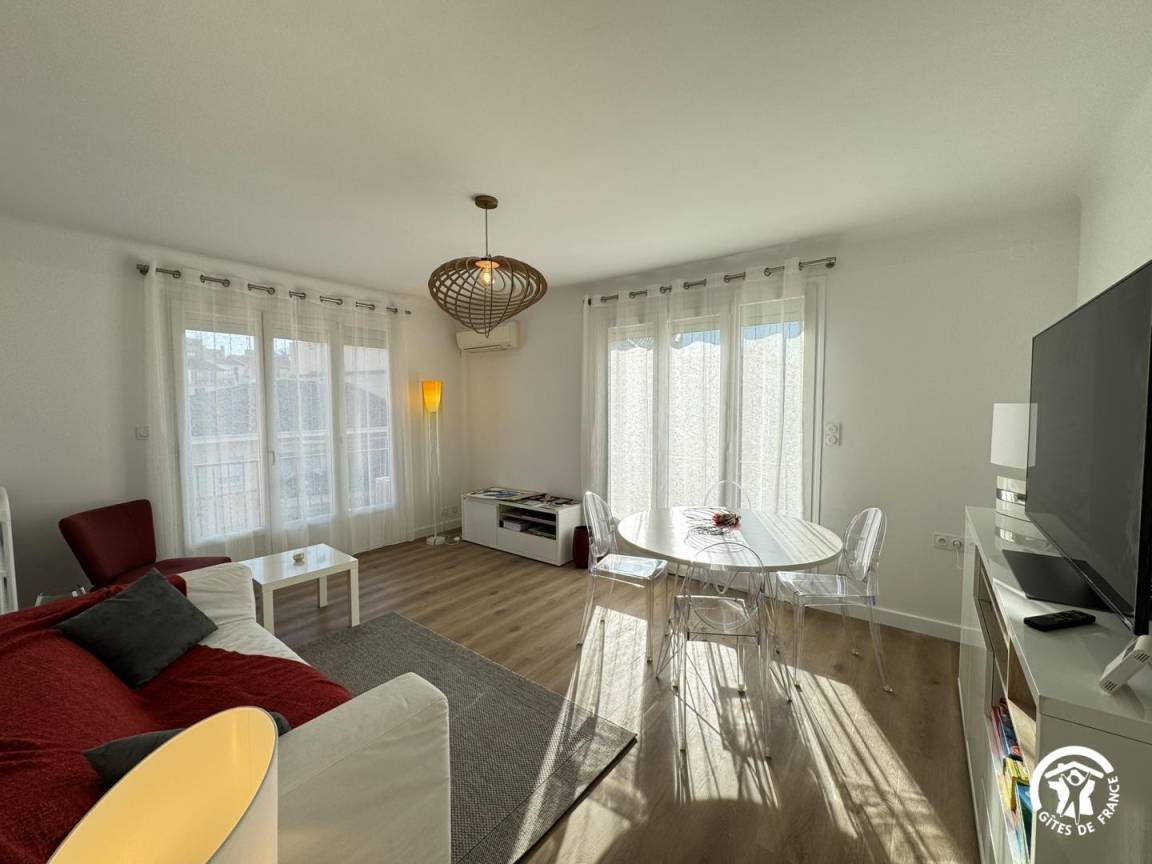 69 M² Gîte ∙ 2 Bedrooms ∙ 4 Guests - Céret