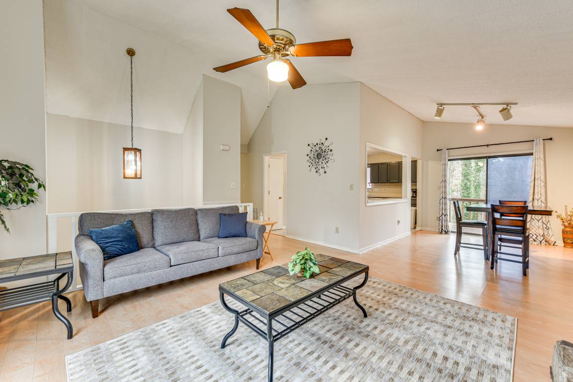 177 M² House ∙ 4 Bedrooms ∙ 8 Guests - Midland, NC