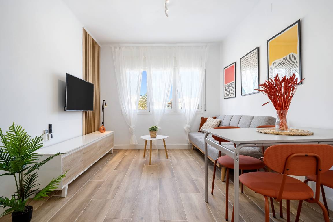 50 M² Apartamento ∙ 2 Habitaciones ∙ 5 Huéspedes - Comarruga
