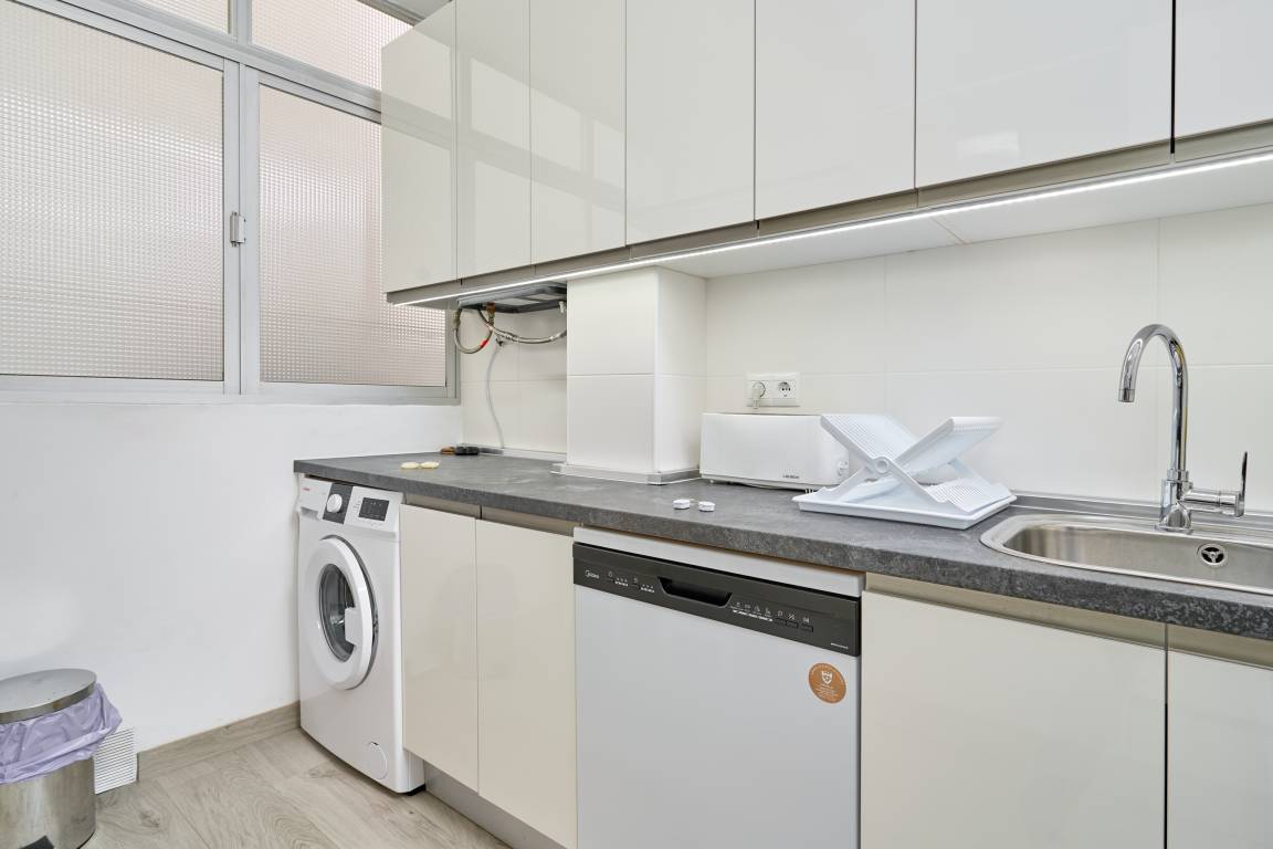 80 M² Apartment ∙ 3 Bedrooms ∙ 6 Guests - Nerja