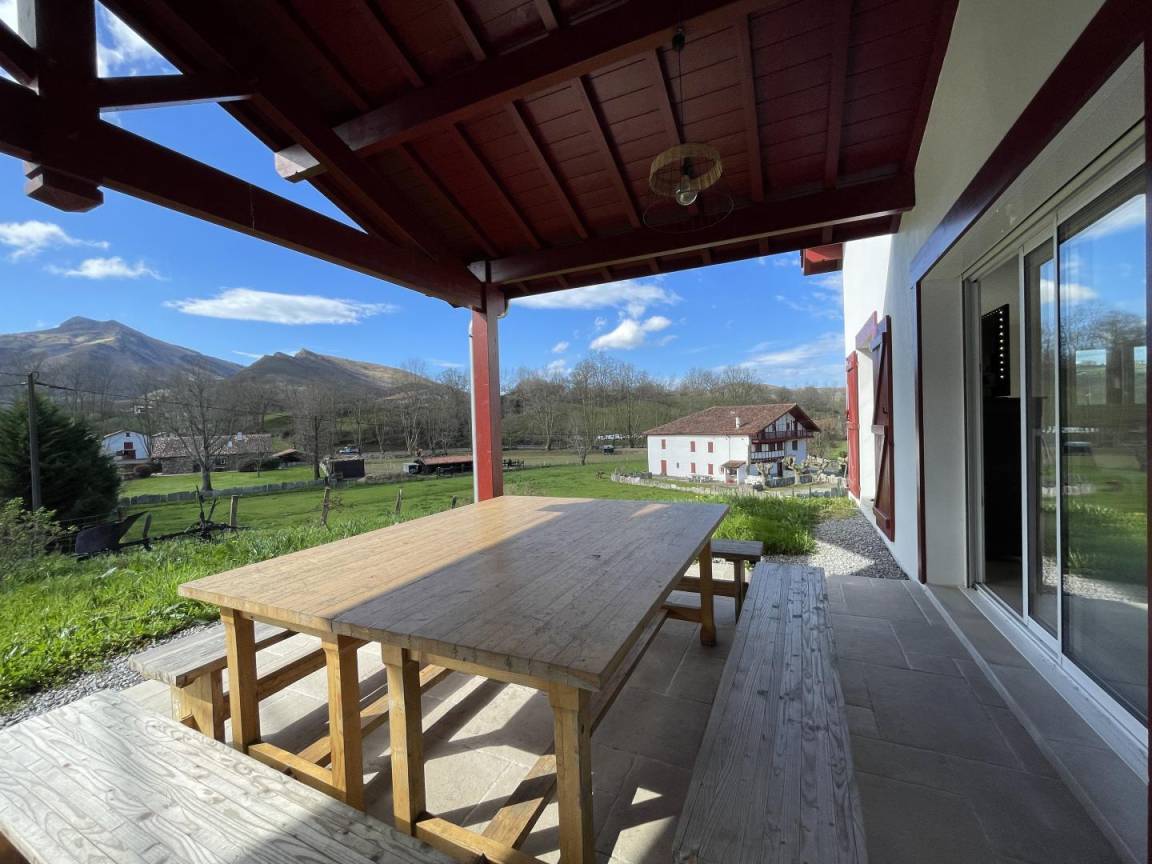 140 M² Gîte ∙ 3 Chambres ∙ 8 Personnes - Sare