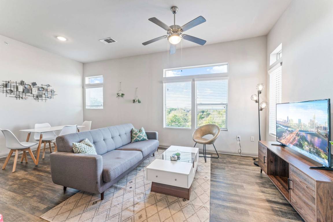 93 M² Apartment ∙ 2 Bedrooms ∙ 6 Guests - Bryker Woods - Austin