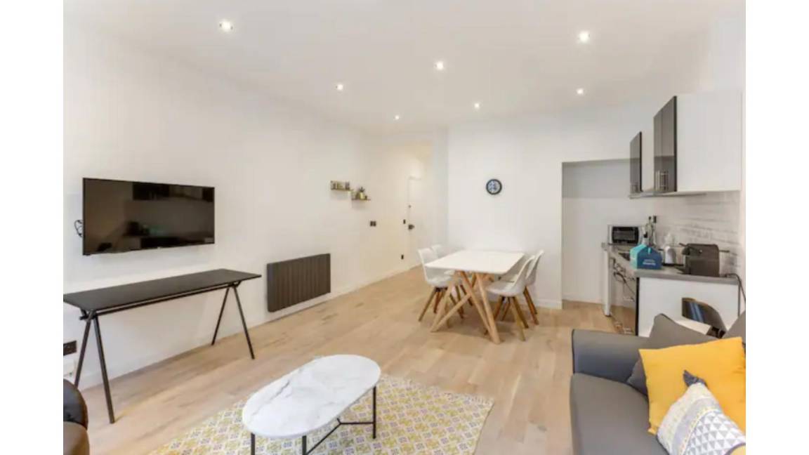 65 M² Apartment ∙ 2 Bedrooms ∙ 6 Guests - Gare de l'Est - Paris