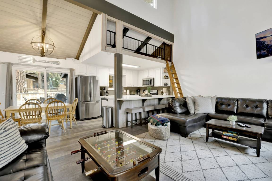 121 M² Cabin ∙ 3 Bedrooms ∙ 7 Guests - Snow Summit Ski Resort, CA