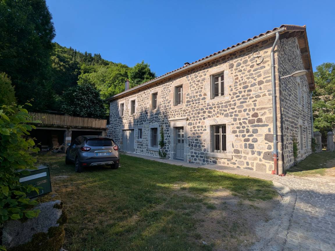 180 M² Cottage ∙ 4 Chambres ∙ 10 Personnes - Coucouron